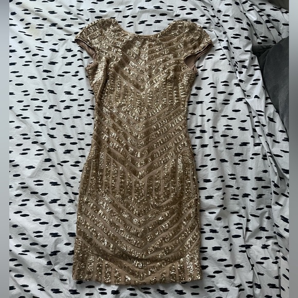 Dress the Population | Dresses | Gold Sparkle Dress | Poshmark